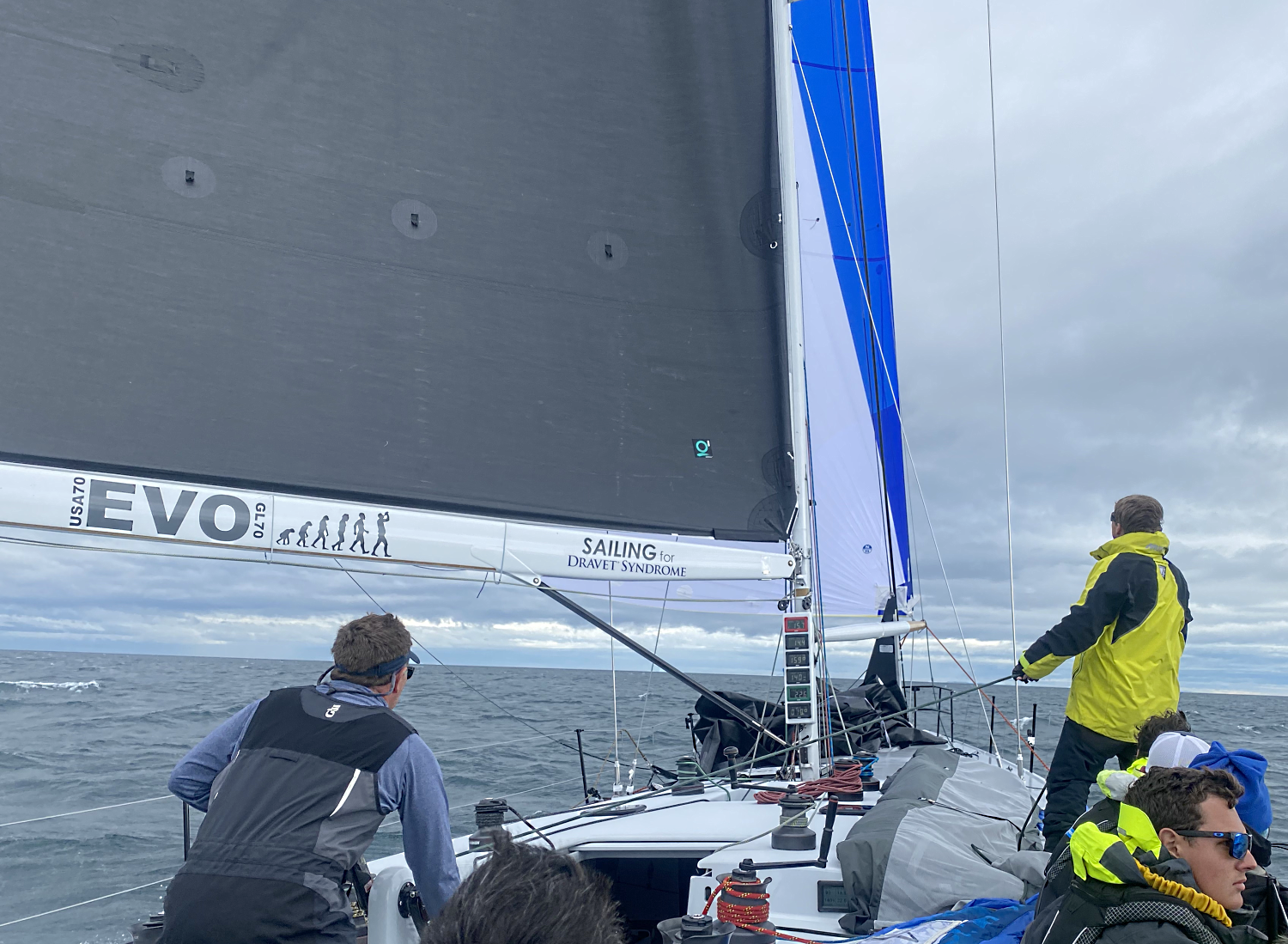 Cruising Sail Material Guide - Quantum Sails | SailTrader